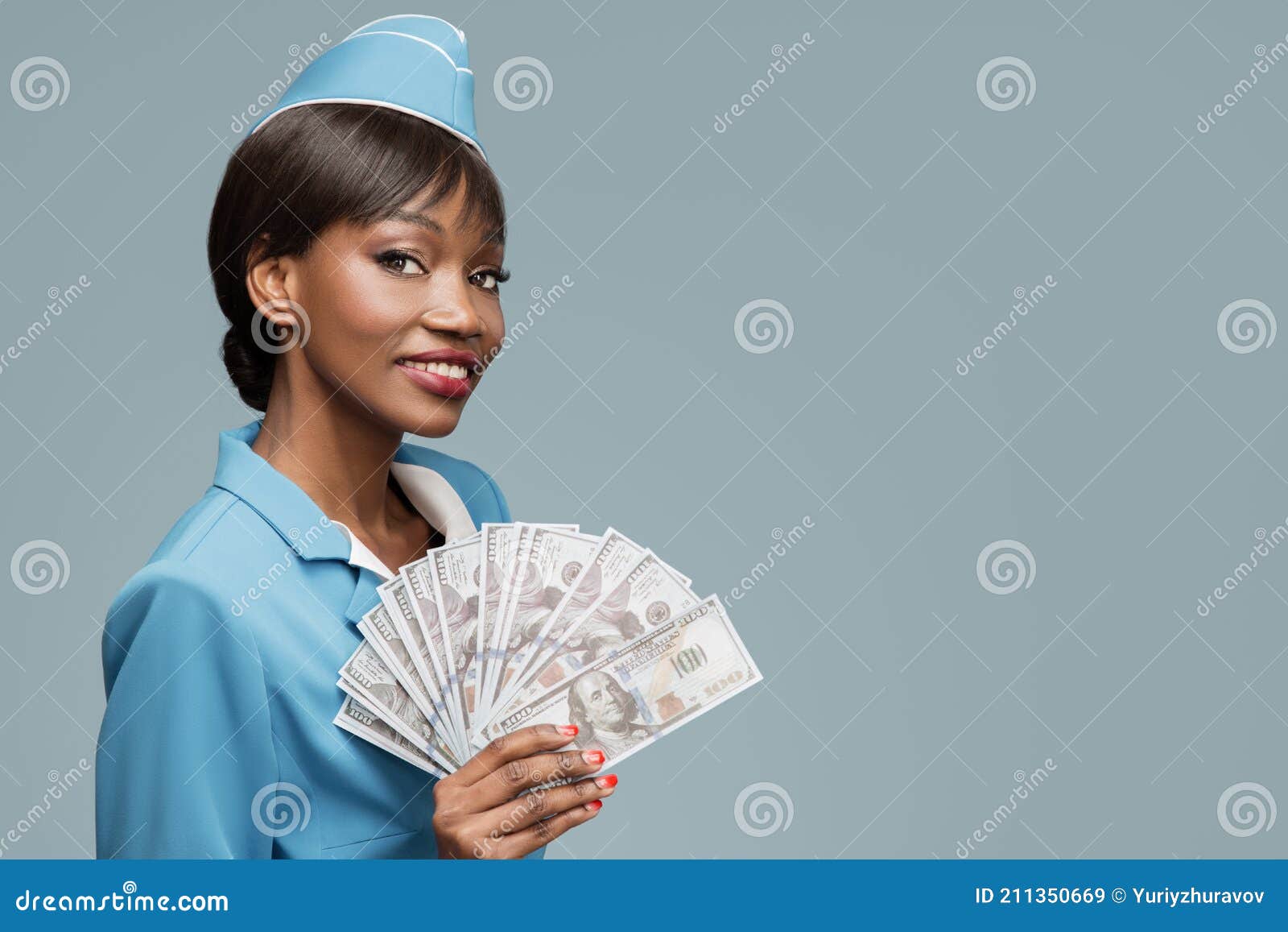 ¡Descubre cuánto gana una azafata al mes y sorpréndete con sus ...