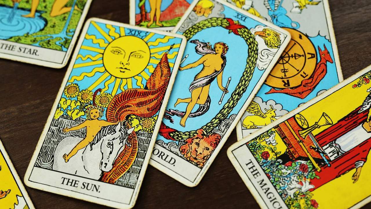 Conviértete en eperto: Descubre cómo echar las cartas del tarot y ...