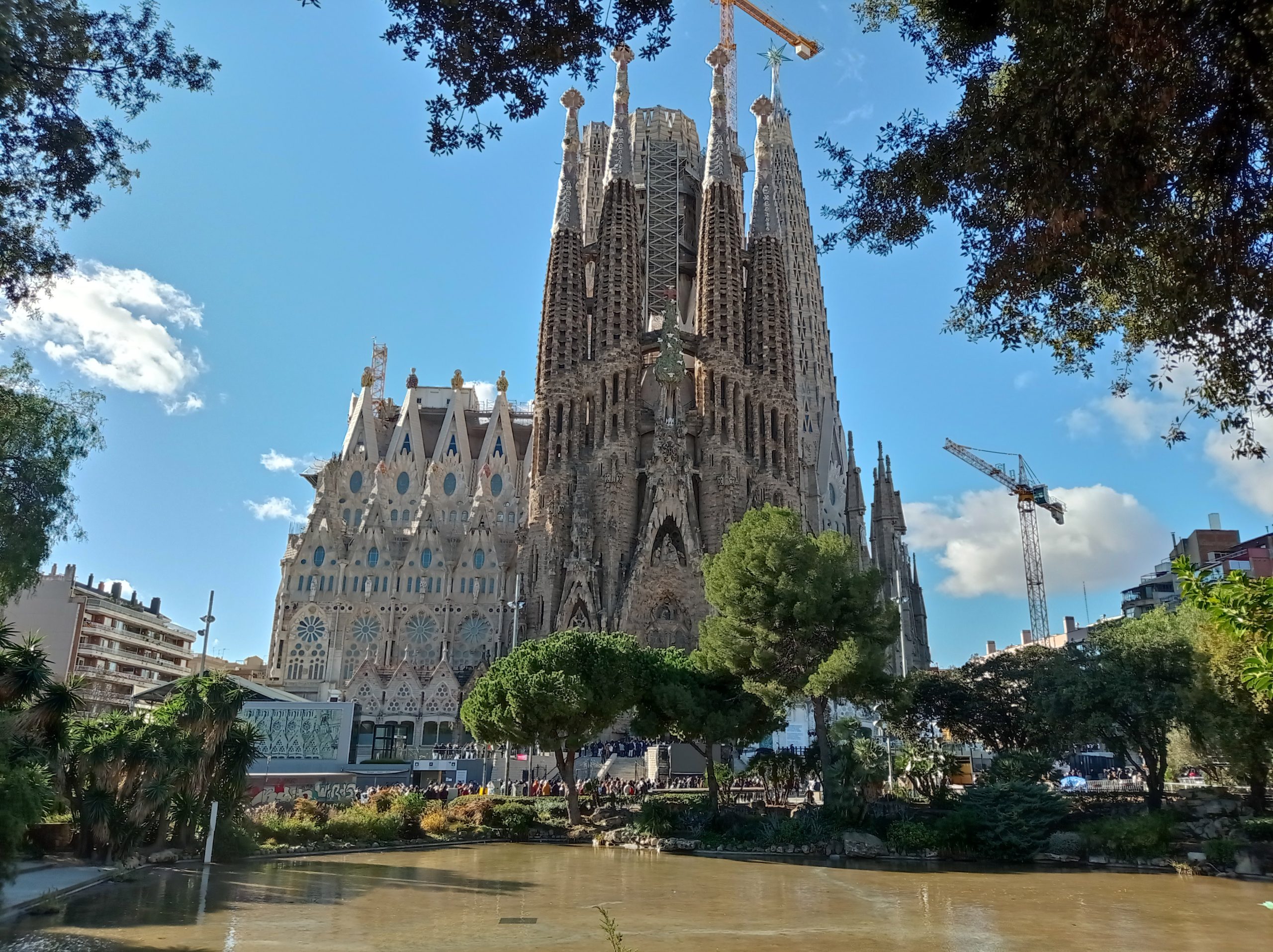 Cronología fascinante: Descubre cuándo empezó la construcción de la Sagrada Familia